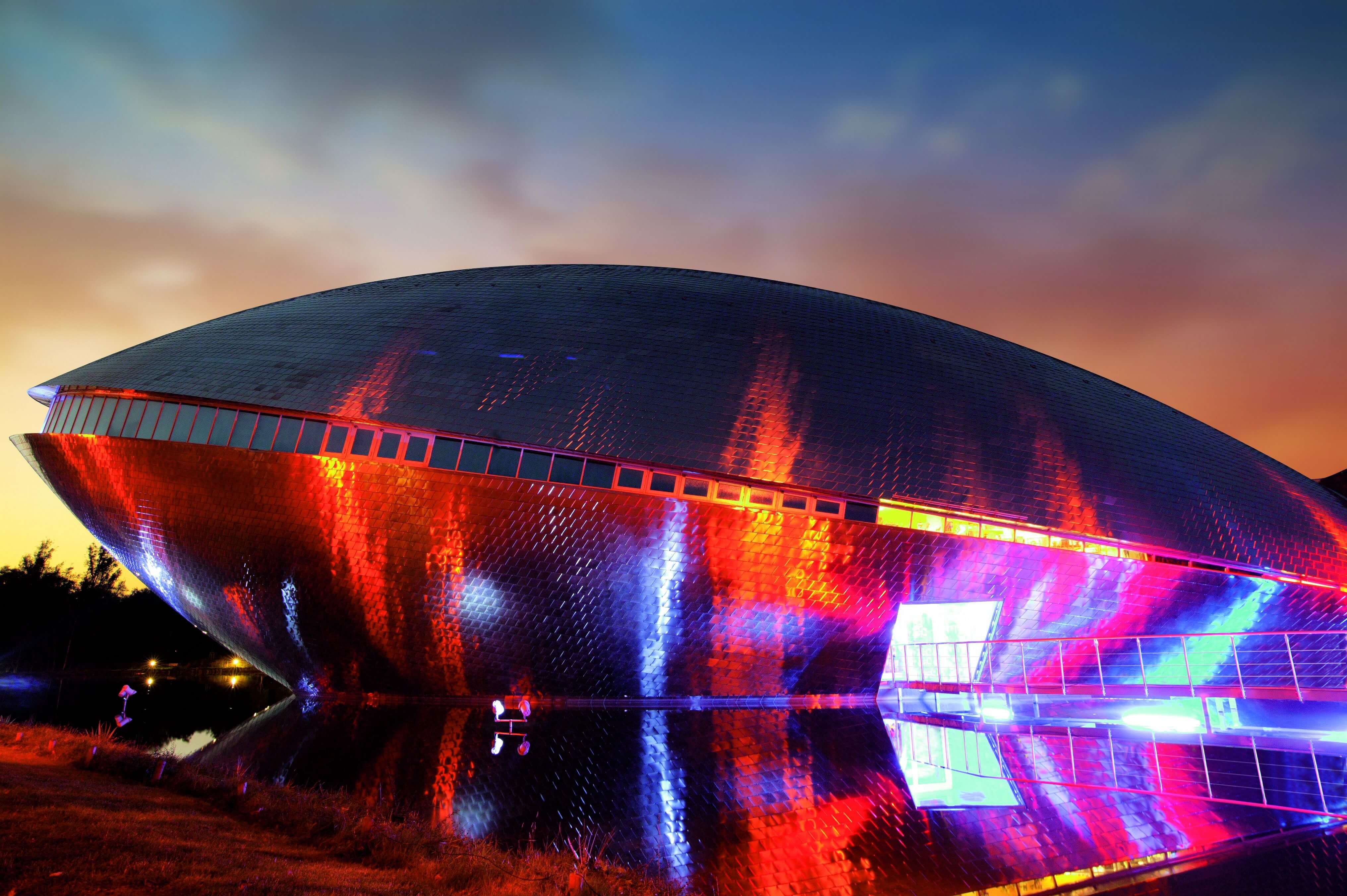 Im Licht der Dunkelheit - Universum Bremen